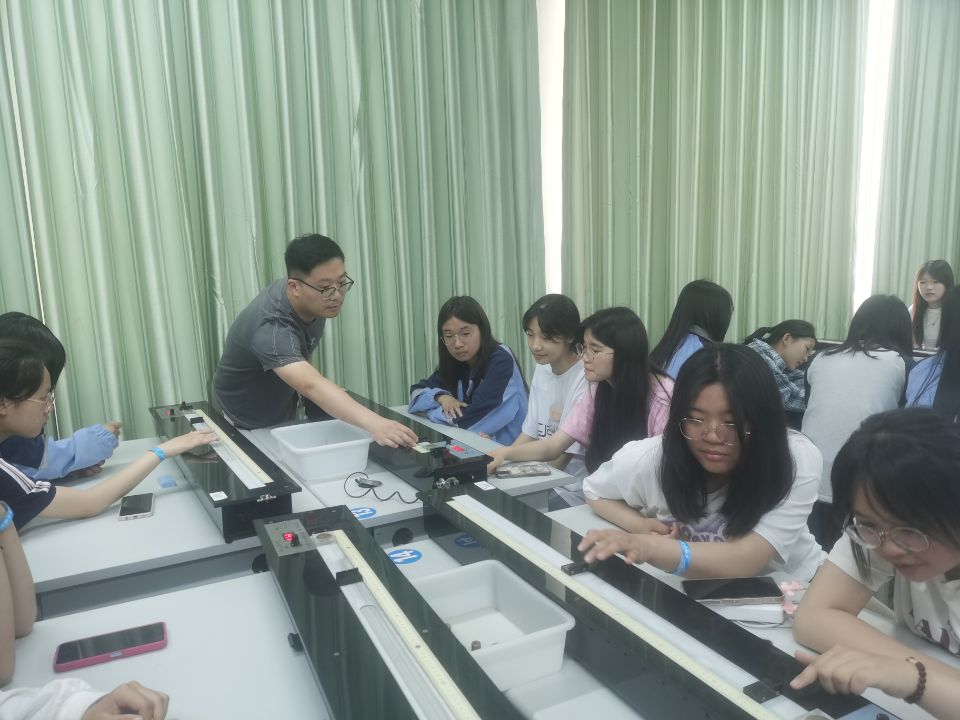 欢迎报考徐州工程学院物理与新能源学院